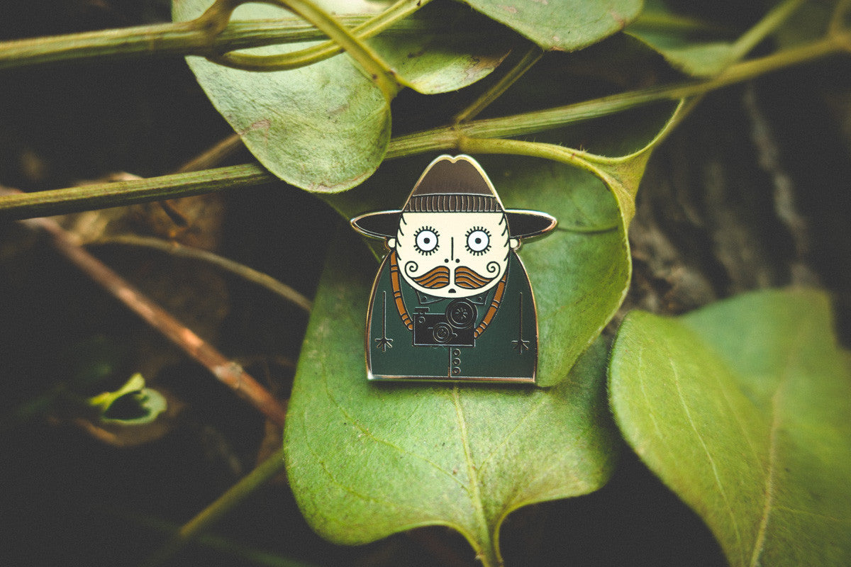 Vintage Photographer Pin - Asilda Store